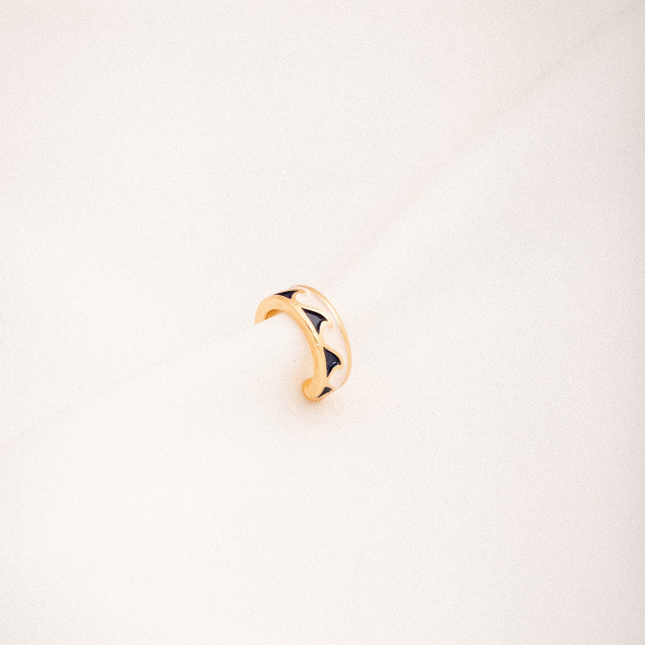 Earcuff Ola by Dani Arango – Tienda Marvi